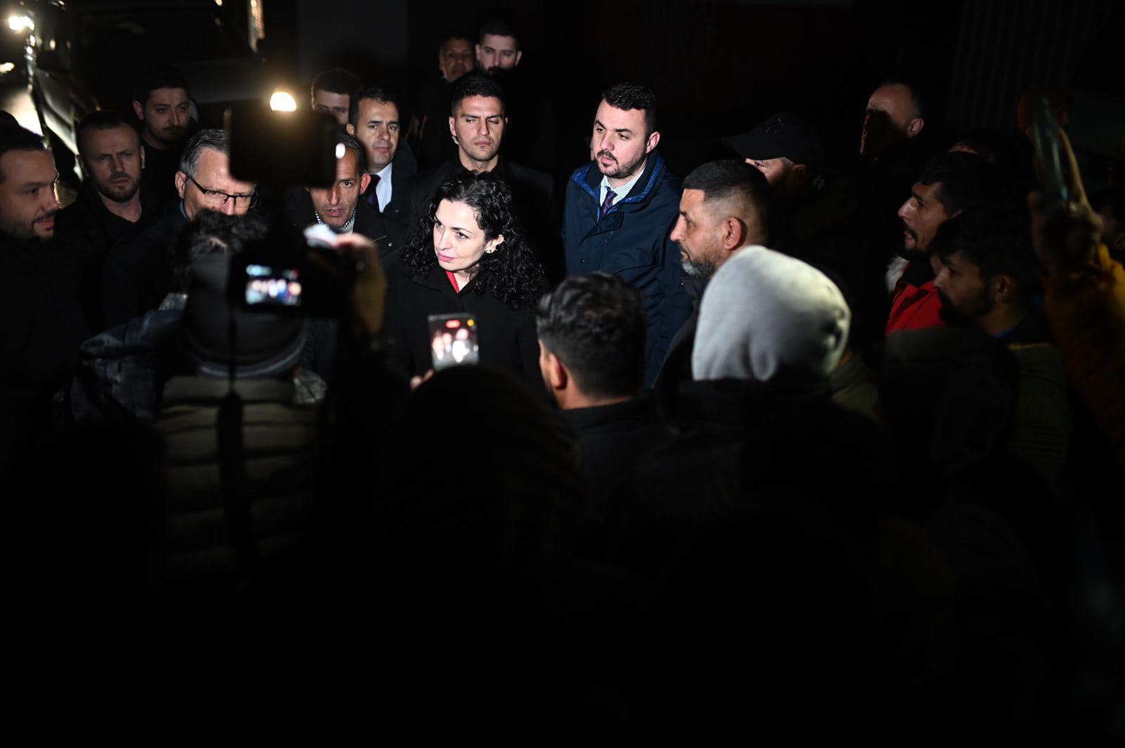 Osmani viziton komunat e prekura nga vërshimet, ofron mbështetje ... Osmani viziton komunat e prekura nga vërshimet, ofron mbështetje ...