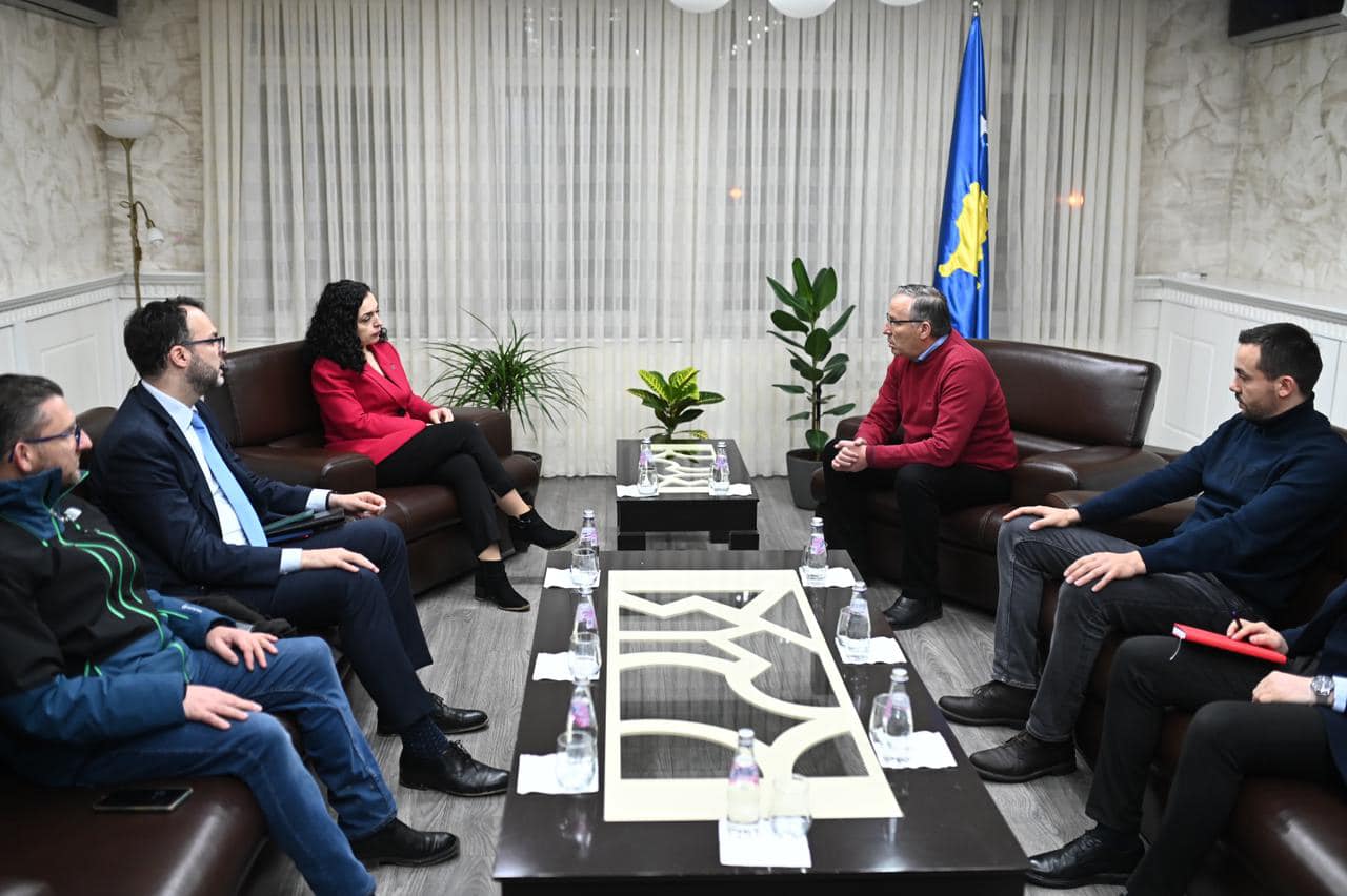 Osmani viziton komunat e prekura nga vërshimet, ofron mbështetje ... Osmani viziton komunat e prekura nga vërshimet, ofron mbështetje ...