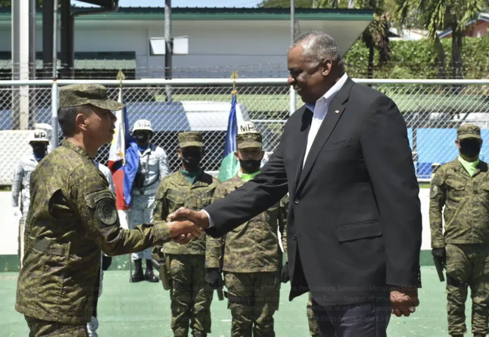 ShBA dhe Filipinet bien dakord për një prani më të madhe ushtarake ... ShBA dhe Filipinet bien dakord për një prani më të madhe ushtarake ...