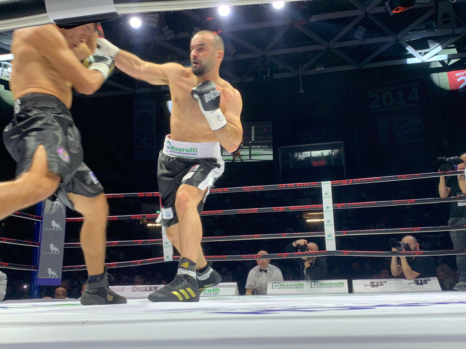 Fitorja e gjashtë për boksierët shqiptarë, Shefat Isufi mposht Hernan ...