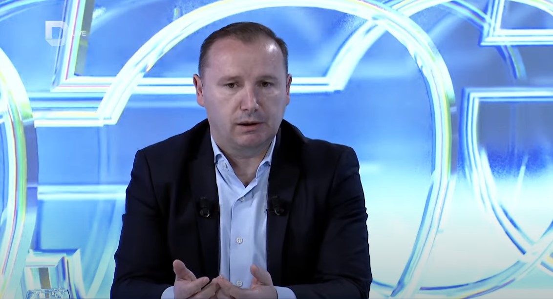 Zemaj: Kemi një Qeveri që paradite shkon në Gjykata e pasdite kërkojnë ... Zemaj: Kemi një Qeveri që paradite shkon në Gjykata e pasdite kërkojnë ...