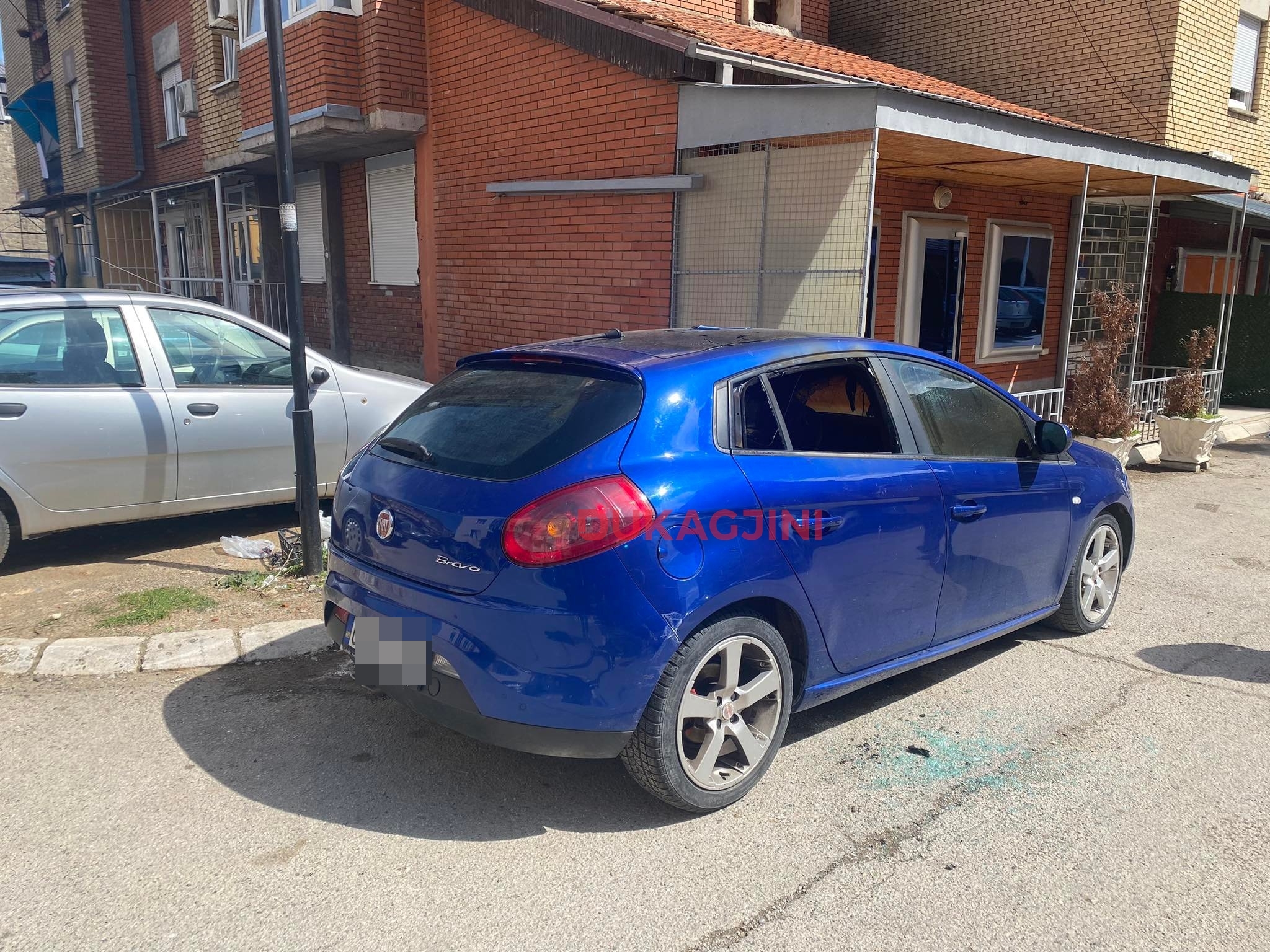 Digjen tri vetura me targa RKS në veri - Dukagjini