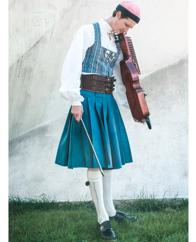 Përshtatja me modernen në veshjet popullore skandinave - Dukagjini