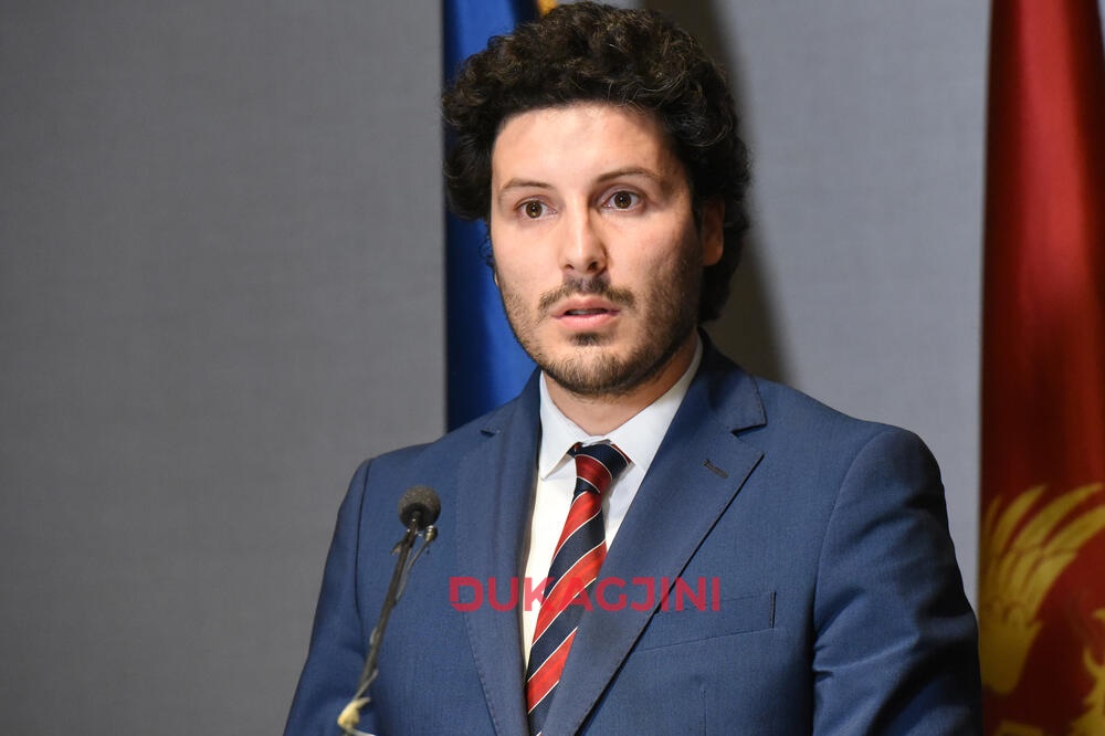 Dritan Abazoviq feston festat e fundvitit në Prishtinë - Dukagjini Dritan Abazoviq feston festat e fundvitit në Prishtinë - Dukagjini