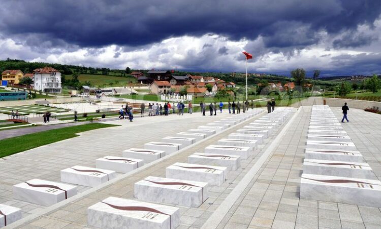 Krerët e institucioneve pritet të bëjnë homazhe në Prekaz - Dukagjini