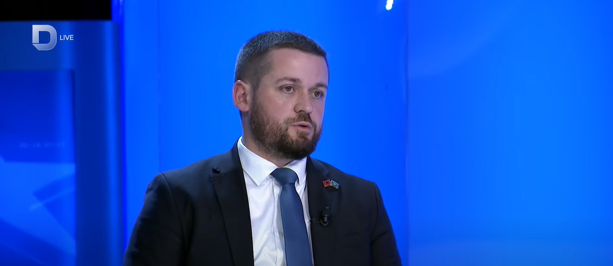 “Ndarja mes kombit dhe fesë”, Hoxhë Maliqi: Të qenët shqiptar nuk na ...