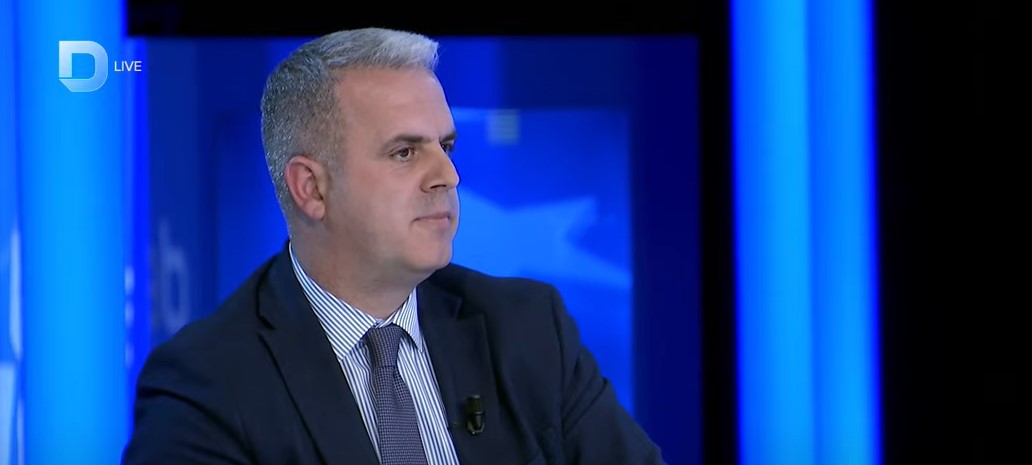 Azemi për Rizvanollin: Është njeriu më jokompetent në Qeverinë Kurti ...