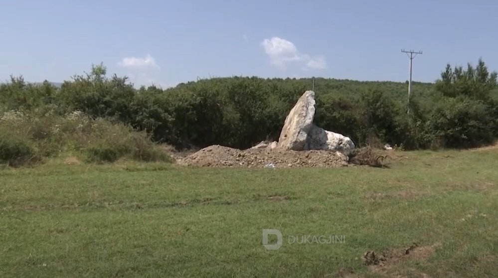 FDHK shpreh keqardhje për heqjen e gurit përkujtimor të nënës Pashkë ...