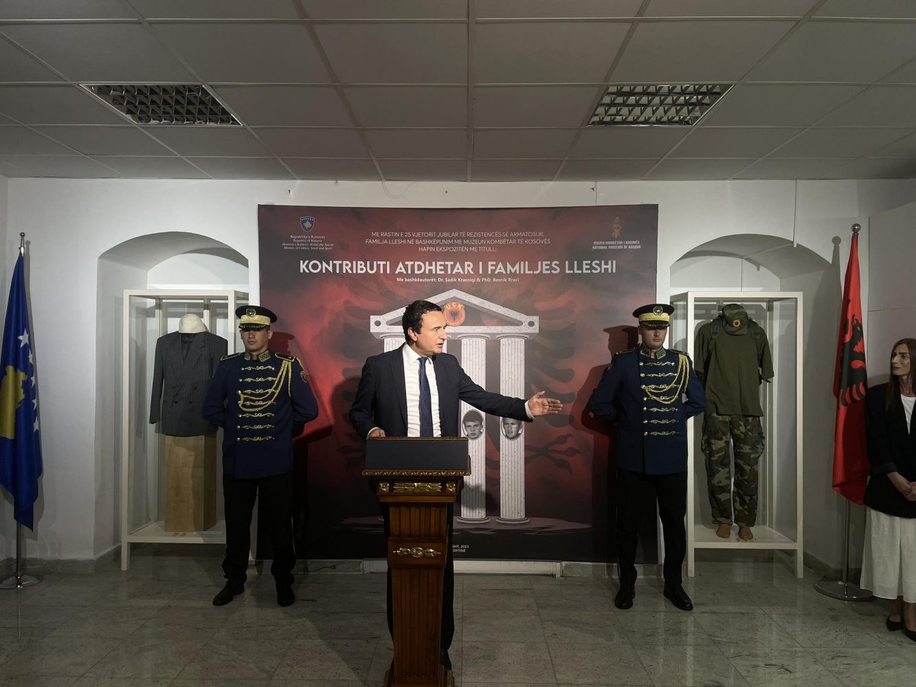 Ekspozitë për nder të familjes Lleshi, Kurti: Liria e pavarësia i kanë ...