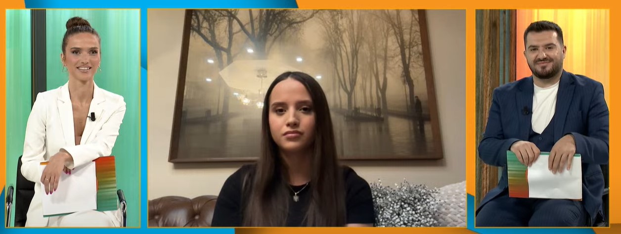 (Video) Kosovarja që befasoi Rita Orën, rruga e saj drejt “The Voice of ... (Video) Kosovarja që befasoi Rita Orën, rruga e saj drejt “The Voice of ...