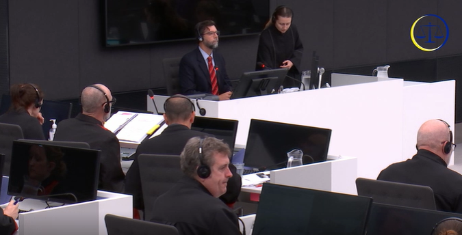 (VIDEO) Avokati i Veselit për raportet e dëshmitarit Abrahams: Riciklim ...