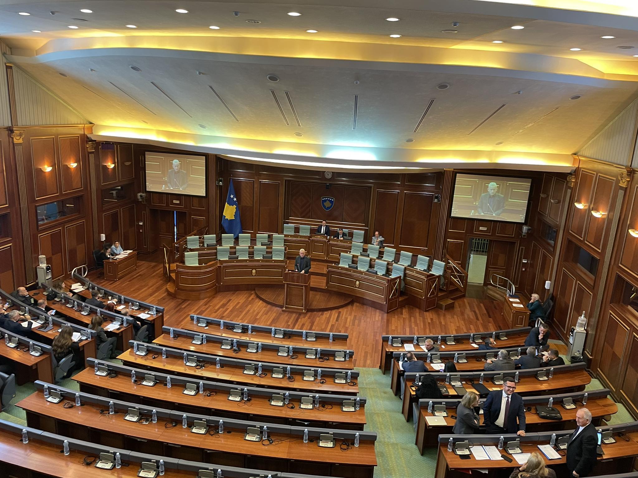 Kuvendi mban seancë solemne për 25-vjetorin e çlirimit të Kosovës ... Kuvendi mban seancë solemne për 25-vjetorin e çlirimit të Kosovës ...