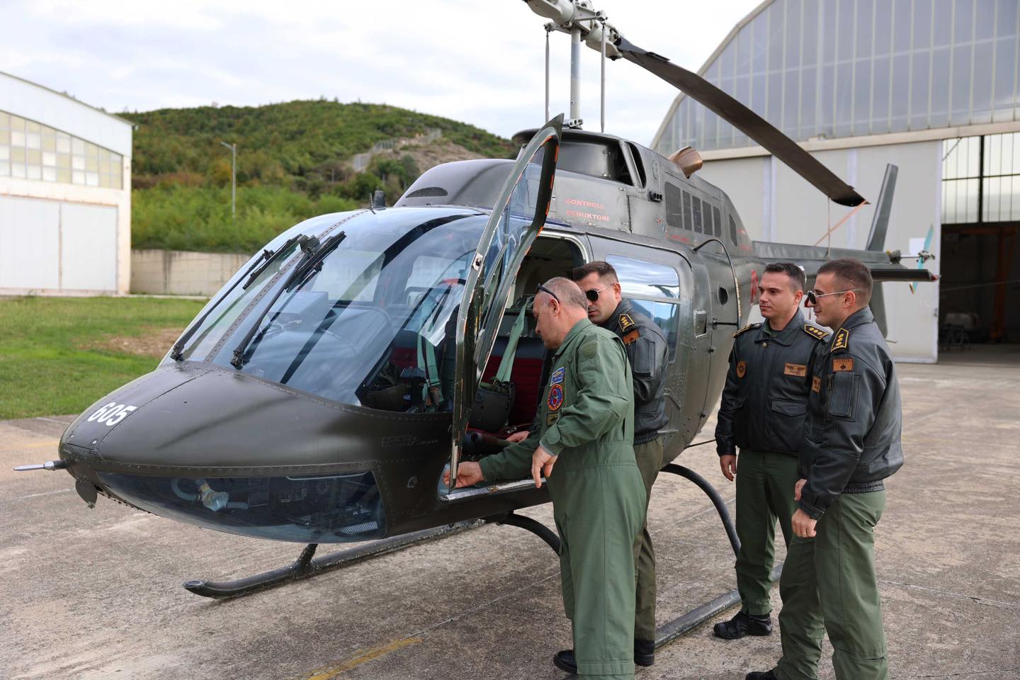 Forcat Ajrore shqiptare hapin dyert për pilotët e FSK-së - Dukagjini Forcat Ajrore shqiptare hapin dyert për pilotët e FSK-së - Dukagjini