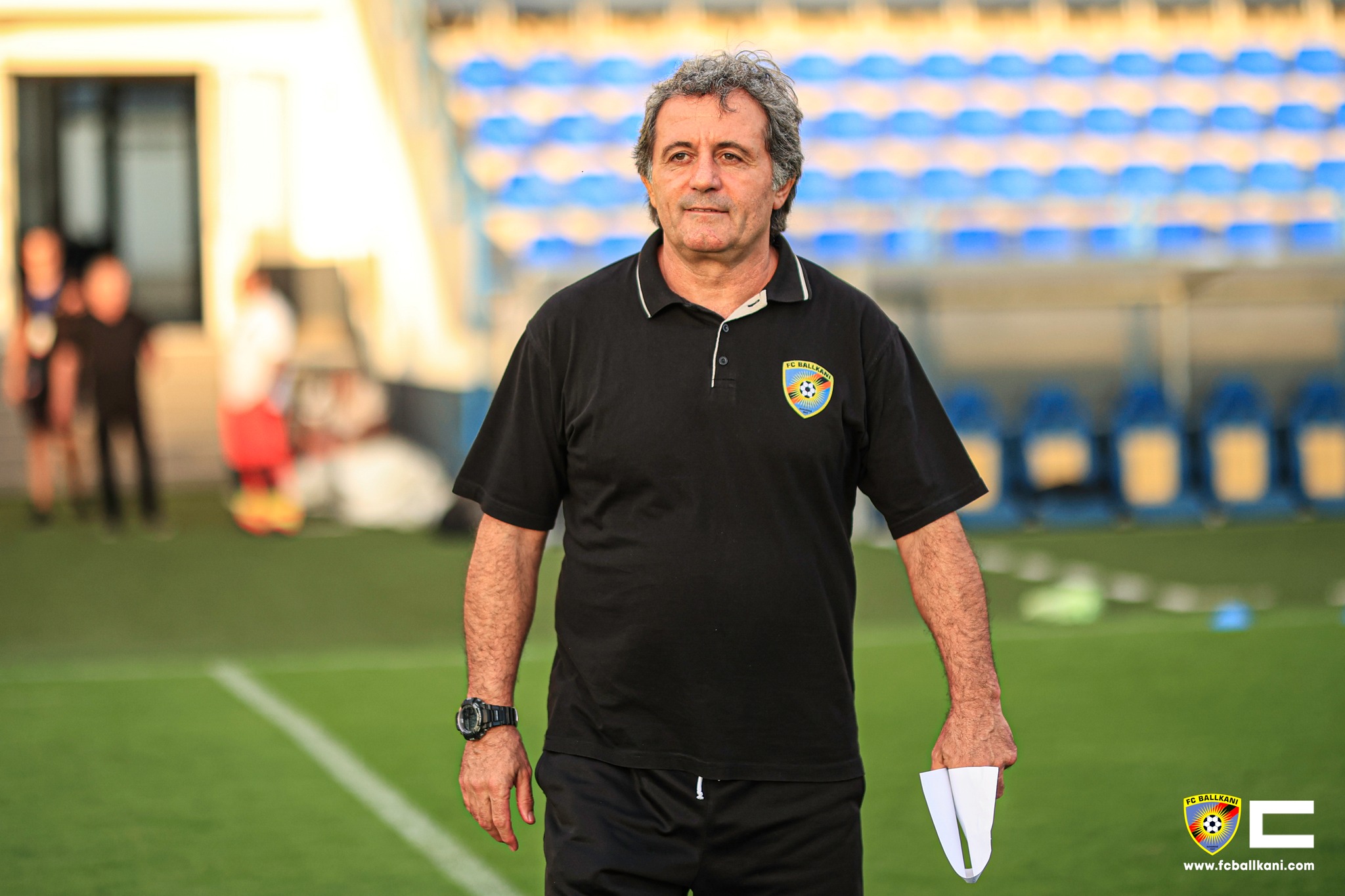 Shuhen dilemat, Ilir Daja vazhdon kontratën me Ballkanin - Dukagjini