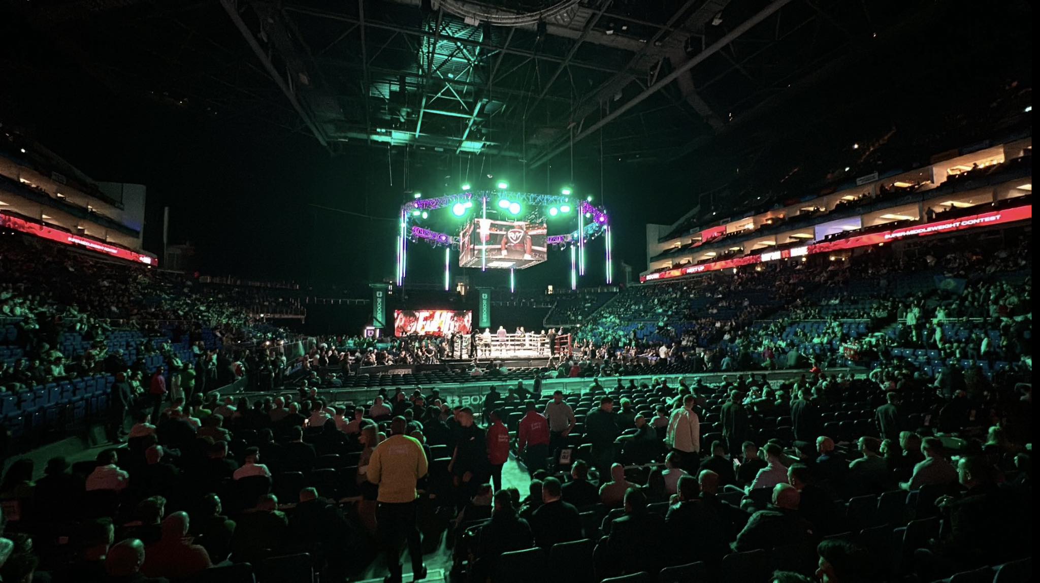 Florian Marku dhe Chris Kongo do të luftojnë në O2 Arena në Londër ...