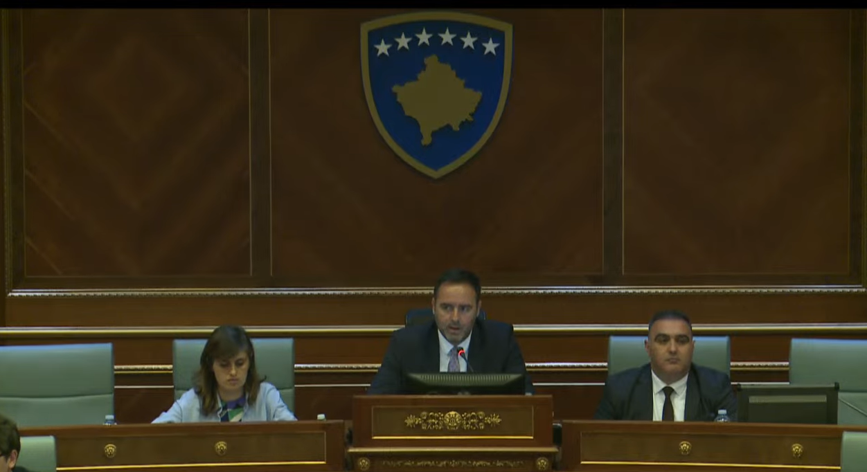 “Mos po doni me ketë ‘harxh’ me shpërnda edhe Kuvendin?”, Konjufca ...