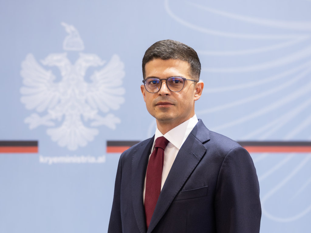 Ministri i ri i Mbrojtjes së Shqipërisë nesër viziton Kosovën, pritet ...