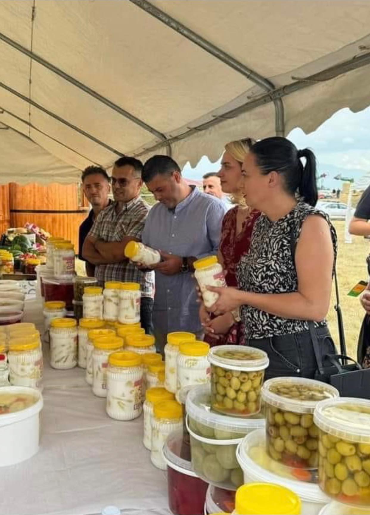 Vëllai i Fitore Pacollit: Kam vite që merrem me bujqësi, kam aplikuar ...