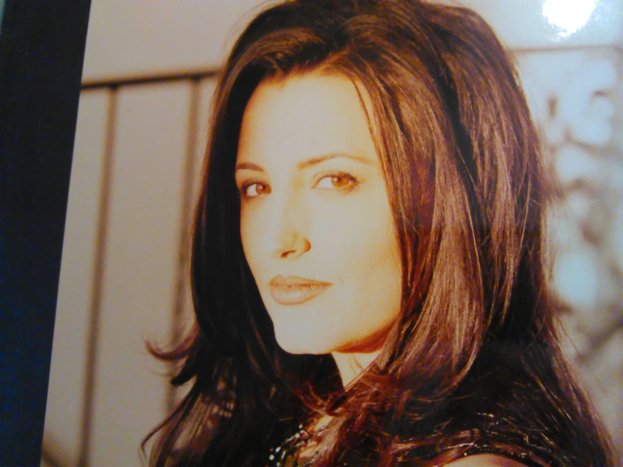 Parashqevi Simaku paralajmëron rikthimin e këngëve të saja të kënduar ...