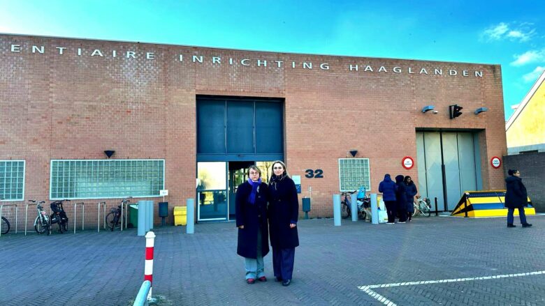 Rexhep Selimi mbushi 54 vjet, bashkëshortja e tij e viziton bashkë me ...