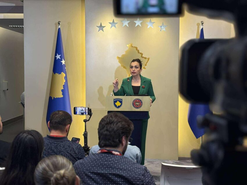 Osmani tërheq kërkesën nga Kushtetuesja, shkaku i gjyqtarit serb që ...