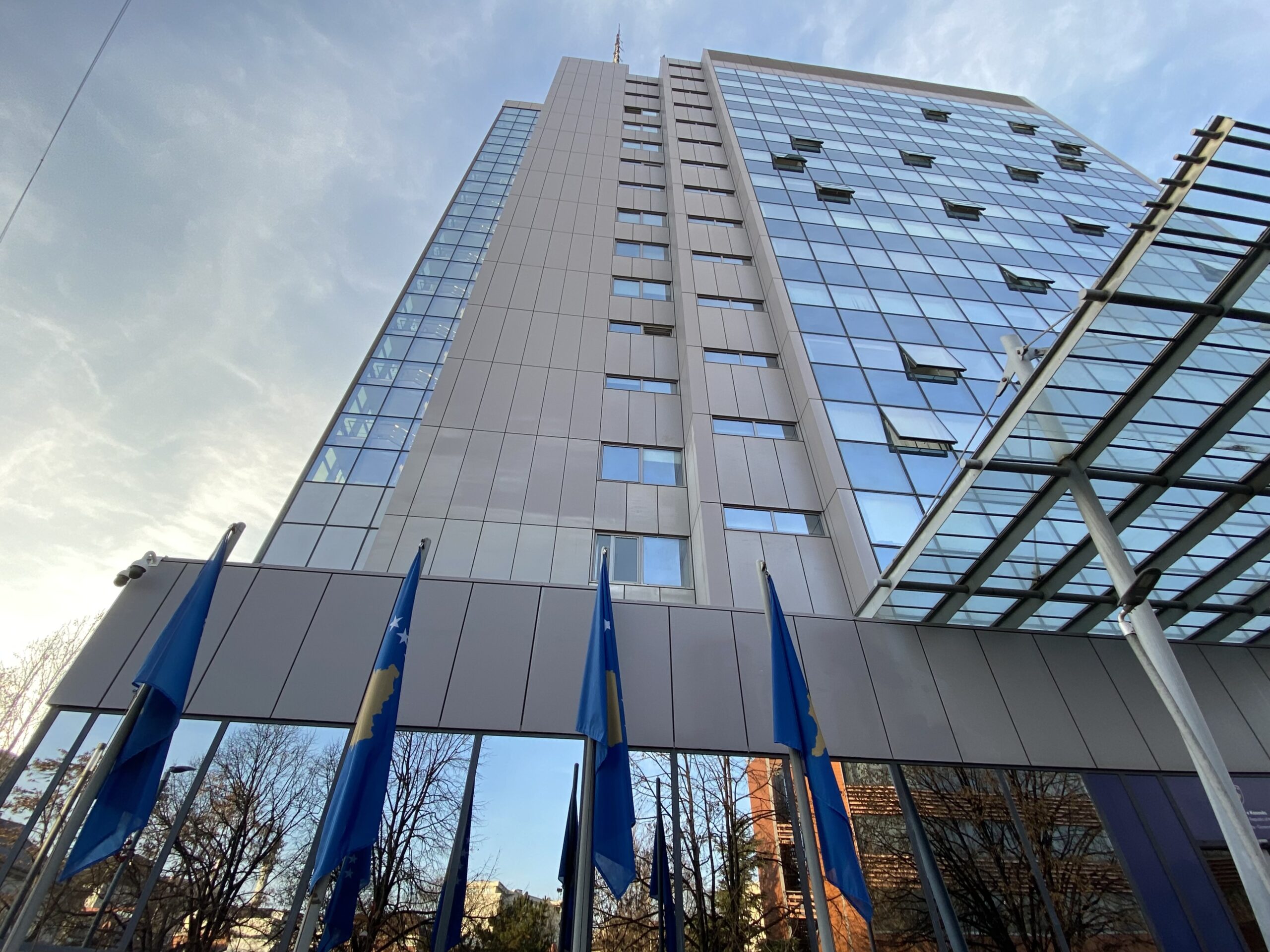 Qeveria në detyrë miraton kërkesën e Ministrisë së Financave për ...